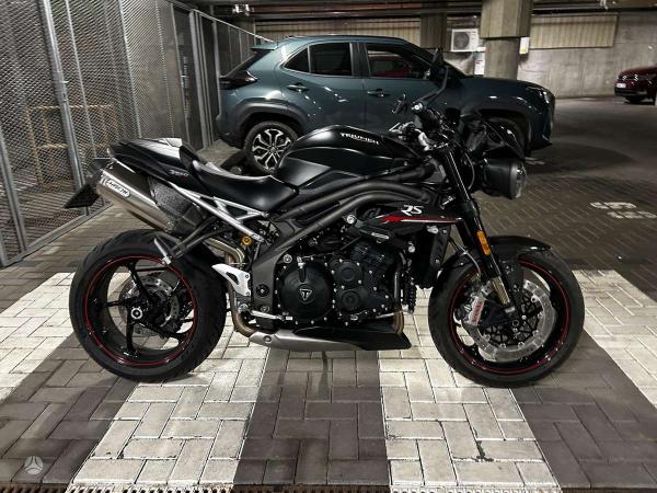 Grey Triumph Speed Triple 2019 in Vilnius, with an engine capacity of 1.05 L and mileage of 18 thousand km for 6999 €, photo 4 on AUTOMOTO.COM.LV