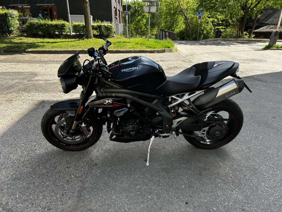Grey Triumph Speed Triple 2019 in Vilnius, with an engine capacity of 1.05 L and mileage of 18 thousand km for 6999 €, photo 7 on AUTOMOTO.COM.LV