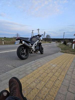Triumph Speed Triple 1998 in Trakai, with an engine capacity of 1.00 L and mileage of 50 thousand km for 950 €, photo 4 on AUTOMOTO.COM.LV