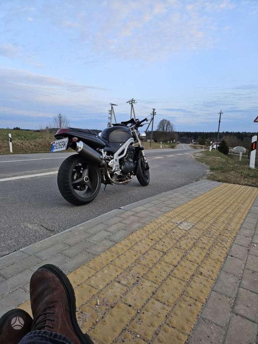 Triumph Speed Triple 1998 in Trakai, with an engine capacity of 1.00 L and mileage of 50 thousand km for 950 €, photo 4 on AUTOMOTO.COM.LV