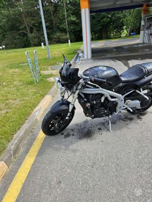 Triumph Speed Triple 1998 in Trakai, with an engine capacity of 1.00 L and mileage of 50 thousand km for 950 €, photo 5 on AUTOMOTO.COM.LV