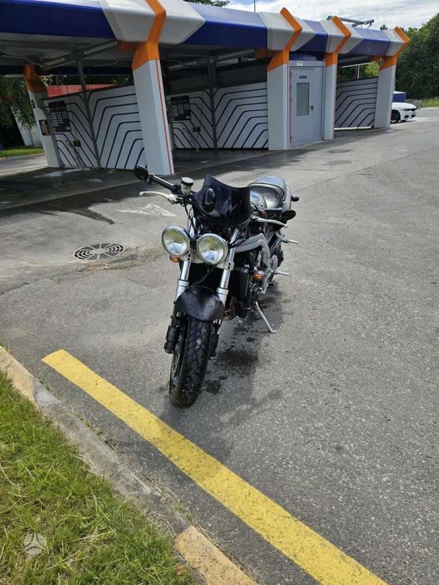 Triumph Speed Triple 1998 in Trakai, with an engine capacity of 1.00 L and mileage of 50 thousand km for 950 €, photo 6 on AUTOMOTO.COM.LV