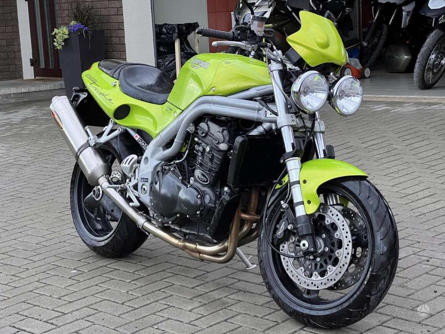 Triumph Speed Triple 2000 in Vilnius, with an engine capacity of 0.96 L and mileage of 31 thousand km for 2300 €, photo 1 on AUTOMOTO.COM.LV