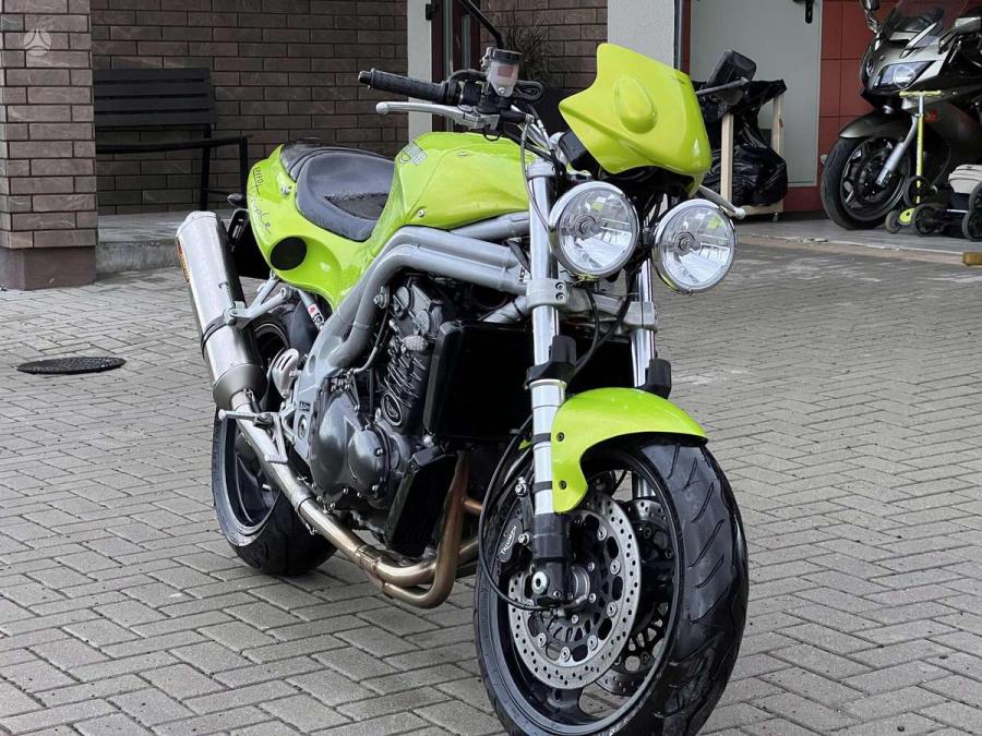 Triumph Speed Triple 2000 in Vilnius, with an engine capacity of 0.96 L and mileage of 31 thousand km for 2300 €, photo 3 on AUTOMOTO.COM.LV