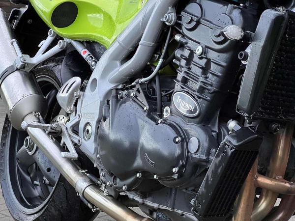 Triumph Speed Triple 2000 in Vilnius, with an engine capacity of 0.96 L and mileage of 31 thousand km for 2300 €, photo 3 on AUTOMOTO.COM.LV