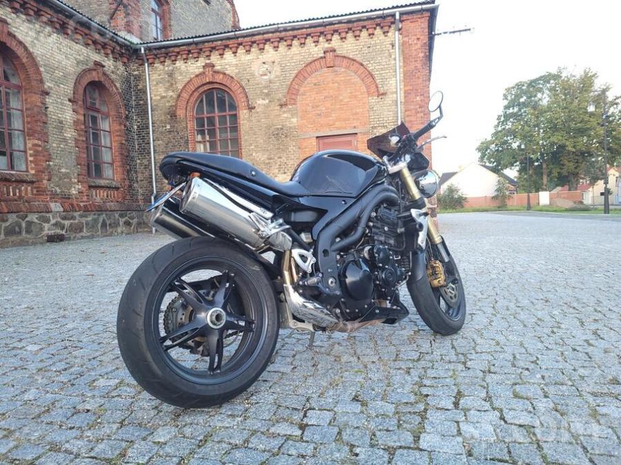 Триумф Speed Triple 2008 в Вентспилс, объемом двигателя 1.05 л и пробегом 0 тыс. км за 4100 €, фото 3 на AUTOMOTO.COM.LV