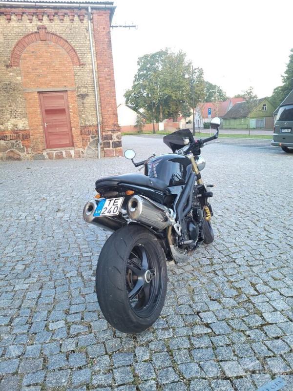 Триумф Speed Triple 2008 в Вентспилс, объемом двигателя 1.05 л и пробегом 0 тыс. км за 4100 €, фото 3 на AUTOMOTO.COM.LV