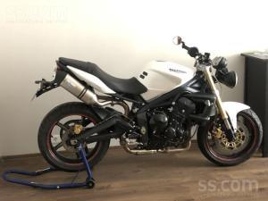 Triumph Speed Triple 2009 Rīga, ar dzinēja tilpumu 0.68 L un nobraukumu 0 tūkst. km par 3500 €, foto  vietnē AUTOMOTO.COM.LV