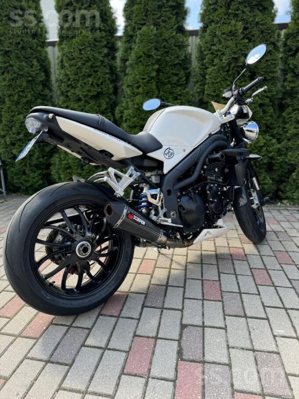 Triumph Speed Triple 2010 Rīga, ar dzinēja tilpumu 1.05 L un nobraukumu 0 tūkst. km par 3300 €, foto 1 vietnē AUTOMOTO.COM.LV