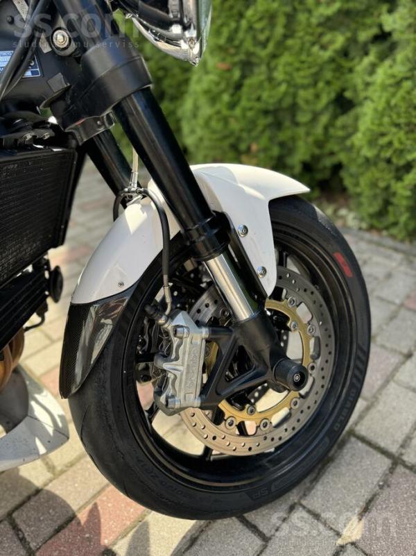 Triumph Speed Triple 2010 Rīga, ar dzinēja tilpumu 1.05 L un nobraukumu 0 tūkst. km par 3300 €, foto 3 vietnē AUTOMOTO.COM.LV