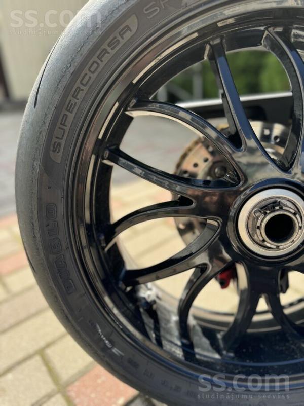 Triumph Speed Triple 2010 Rīga, ar dzinēja tilpumu 1.05 L un nobraukumu 0 tūkst. km par 3300 €, foto 8 vietnē AUTOMOTO.COM.LV