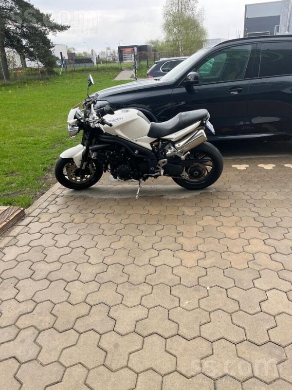 Triumph Speed Triple 2010 Rīga, ar dzinēja tilpumu 1.05 L un nobraukumu 0 tūkst. km par 3300 €, foto 9 vietnē AUTOMOTO.COM.LV
