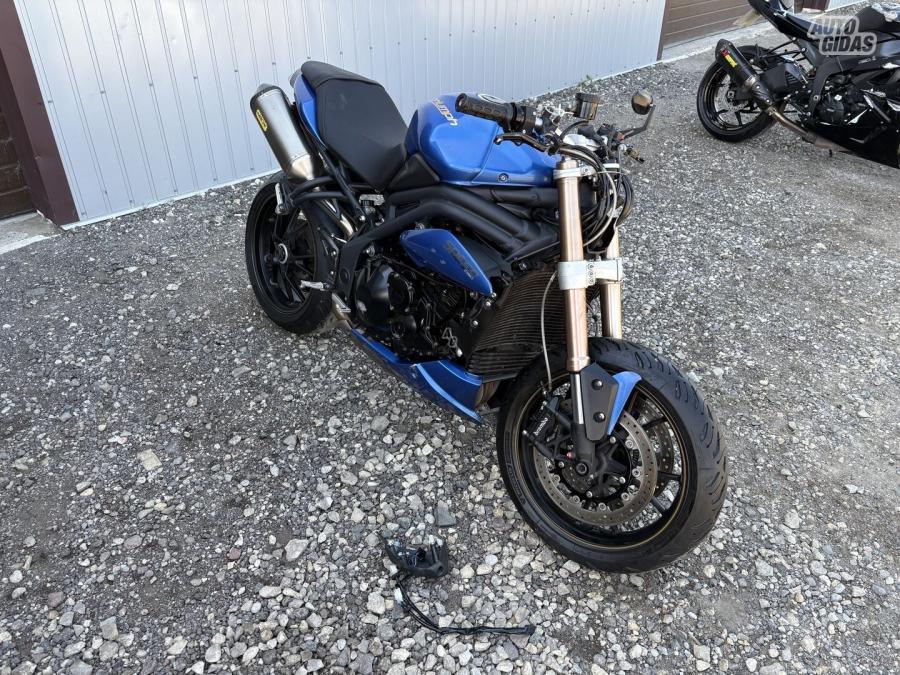 Triumph Speed Triple 2013 in Kelme, with an engine capacity of 1.05 L and mileage of 0 thousand km for 1830 €, photo 1 on AUTOMOTO.COM.LV