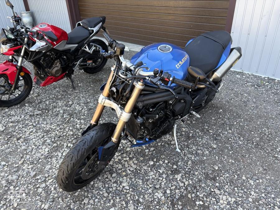 Triumph Speed Triple 2013 in Kelme, with an engine capacity of 1.05 L and mileage of 0 thousand km for 1830 €, photo 8 on AUTOMOTO.COM.LV