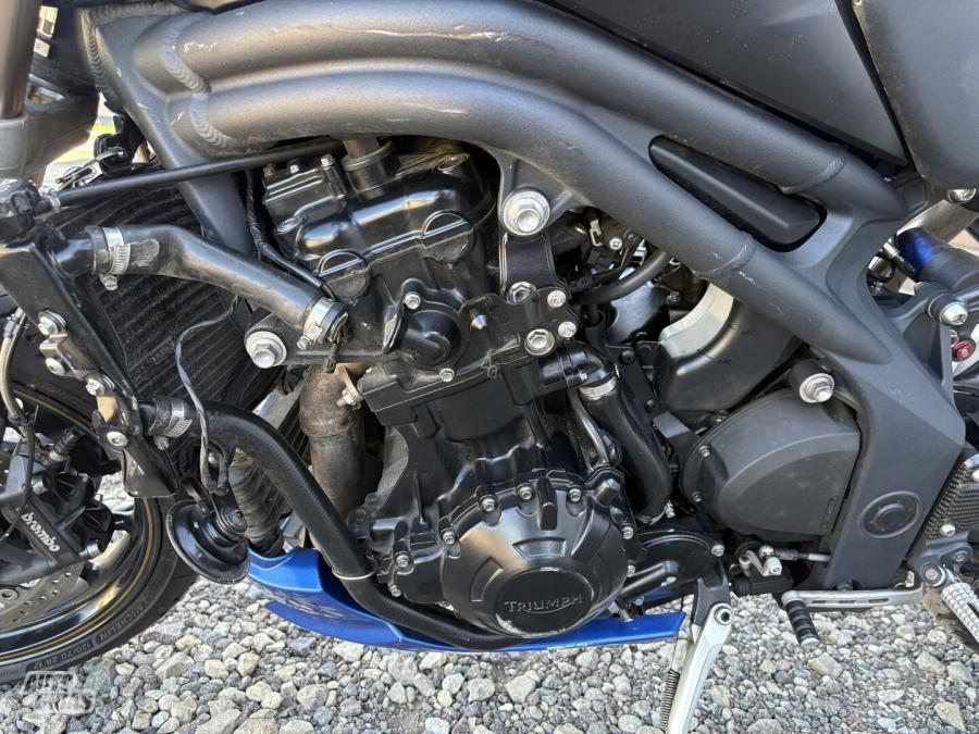 Triumph Speed Triple 2013 in Kelme, with an engine capacity of 1.05 L and mileage of 0 thousand km for 1830 €, photo 12 on AUTOMOTO.COM.LV