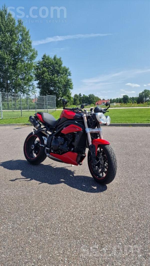 Triumph Speed Triple 2013 in Riga, with an engine capacity of 1.05 L and mileage of 0 thousand km for 5100 €, photo 1 on AUTOMOTO.COM.LV