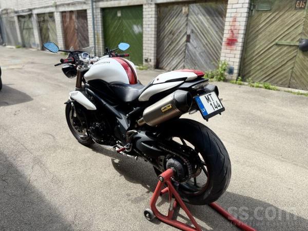 Triumph Speed Triple 2014 Rīga, ar dzinēja tilpumu 1.05 L un nobraukumu 0 tūkst. km par 4600 €, foto 5 vietnē AUTOMOTO.COM.LV