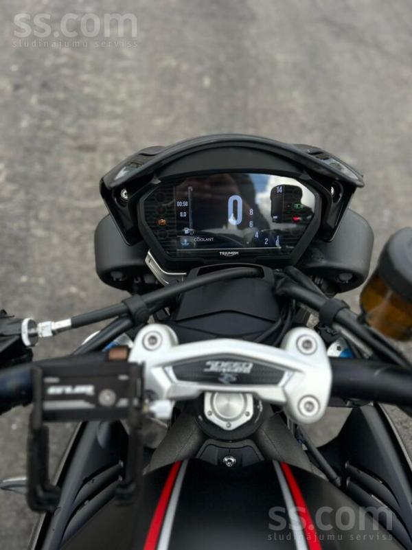 Triumph Speed Triple 2018 Rīga, ar dzinēja tilpumu 1.05 L un nobraukumu 0 tūkst. km par 6750 €, foto 6 vietnē AUTOMOTO.COM.LV