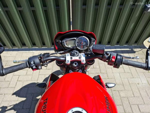 Красный Триумф Speed Triple 2018 в Шяуляй, объемом двигателя 0.66 л и пробегом 17 тыс. км за 4900 €, фото 3 на AUTOMOTO.COM.LV