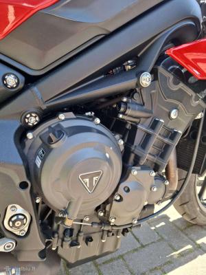 Красный Триумф Speed Triple 2018 в Шяуляй, объемом двигателя 0.66 л и пробегом 17 тыс. км за 4900 €, фото 7 на AUTOMOTO.COM.LV