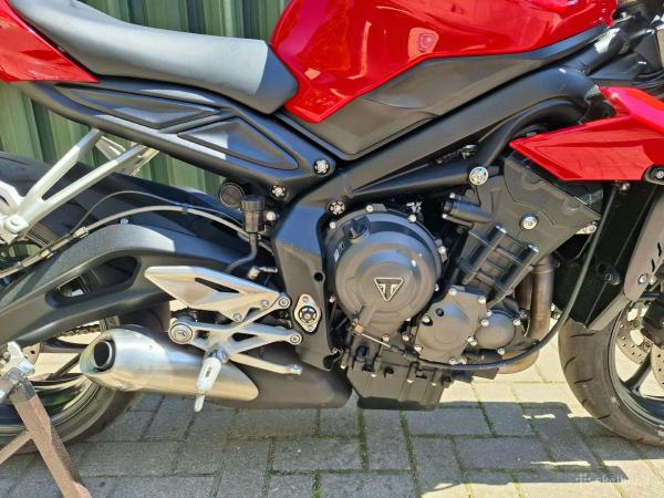 Красный Триумф Speed Triple 2018 в Шяуляй, объемом двигателя 0.66 л и пробегом 17 тыс. км за 4900 €, фото 7 на AUTOMOTO.COM.LV