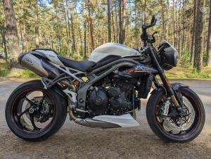 Белый Триумф Speed Triple 2018 в Вильнюс, объемом двигателя 1.05 л и пробегом 18 тыс. км за 6600 €, фото  на AUTOMOTO.COM.LV