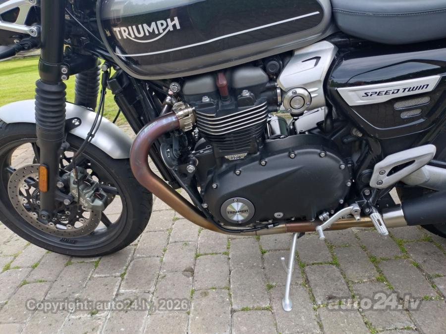 Black Triumph Speed Twin 2019 in Parnu, with an engine capacity of 1.20 L and mileage of 123 thousand km for 5000 €, photo 7 on AUTOMOTO.COM.LV