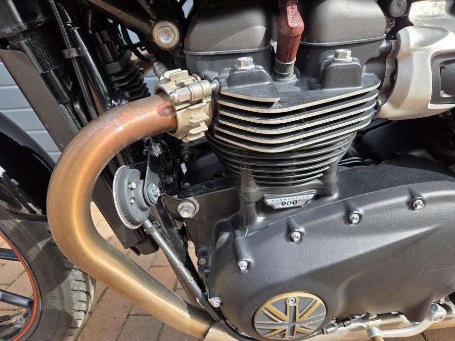 Черный Триумф Speed Twin 2023 в Вильнюс, объемом двигателя 0.90 л и пробегом 7 тыс. км за 8450 €, фото 21 на AUTOMOTO.COM.LV