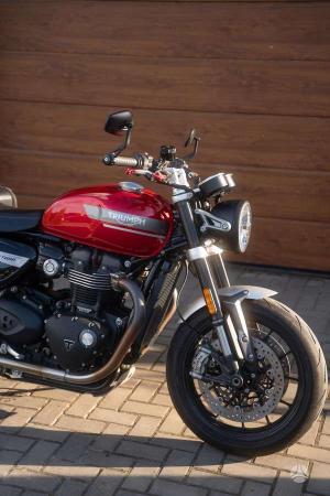Red Triumph Speed Twin 2023 in Kaunas, with an engine capacity of 1.20 L and mileage of 9 thousand km for 8800 €, photo 7 on AUTOMOTO.COM.LV