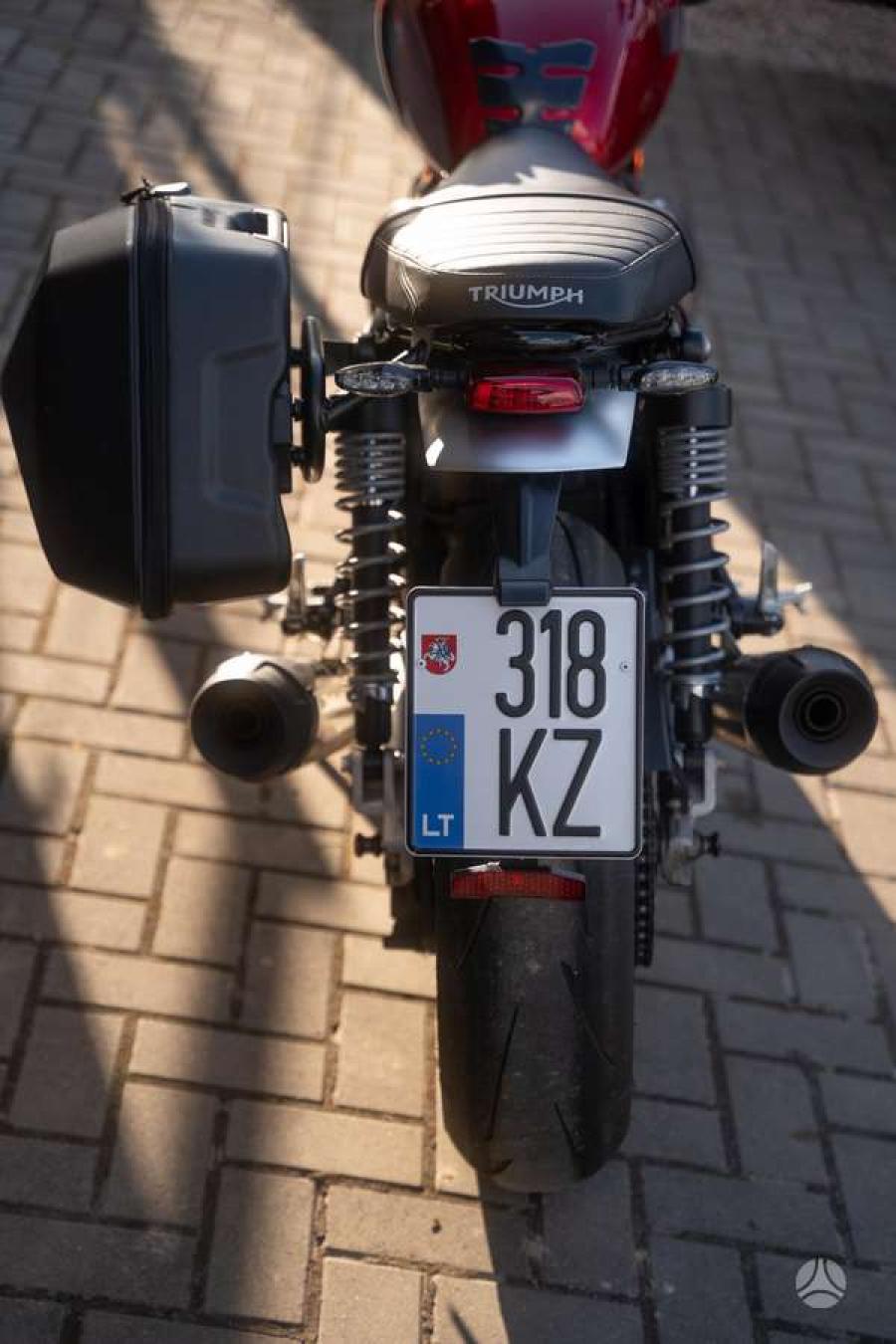 Red Triumph Speed Twin 2023 in Kaunas, with an engine capacity of 1.20 L and mileage of 9 thousand km for 8800 €, photo 10 on AUTOMOTO.COM.LV