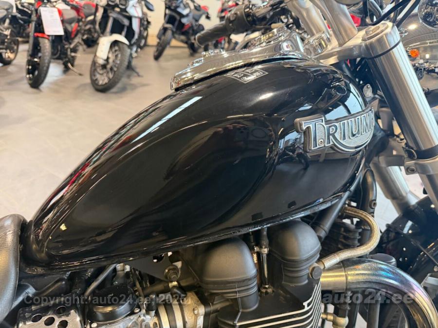 Melns Triumph Speedmaster 2006 Tallina, ar dzinēja tilpumu 0.87 L un nobraukumu 18 tūkst. km par 3990 €, foto 5 vietnē AUTOMOTO.COM.LV