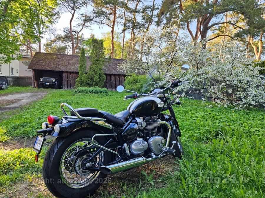 Black Triumph Speedmaster 2019 in Tallinn, with an engine capacity of 1.20 L and mileage of 18 thousand km for 10400 €, photo 4 on AUTOMOTO.COM.LV