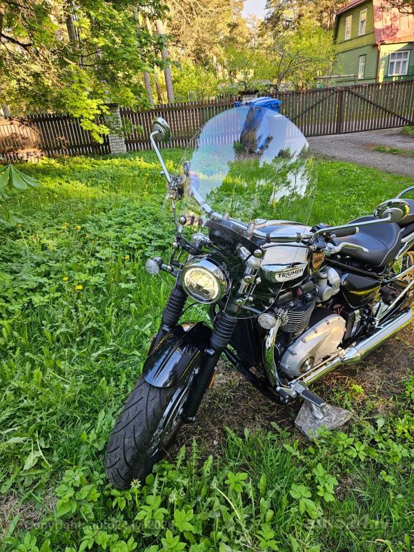 Black Triumph Speedmaster 2019 in Tallinn, with an engine capacity of 1.20 L and mileage of 18 thousand km for 10400 €, photo 5 on AUTOMOTO.COM.LV