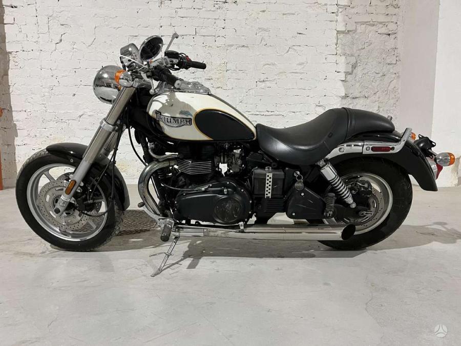 Triumph Speedmaster 2004 Šauļi, ar dzinēja tilpumu 0.87 L un nobraukumu 23 tūkst. km par 2799 €, foto 1 vietnē AUTOMOTO.COM.LV