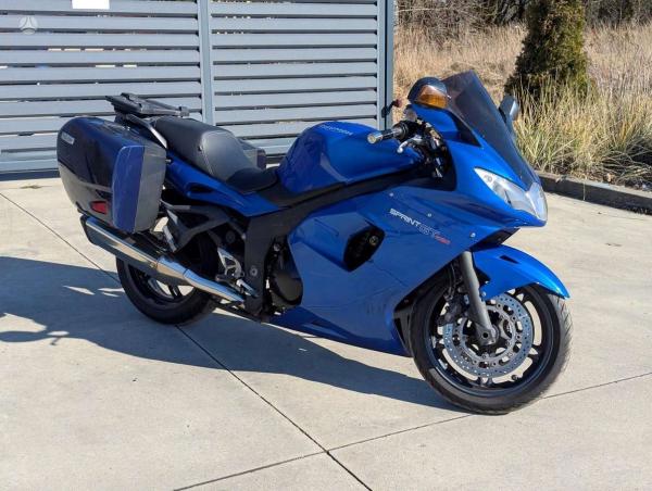 Blue Triumph Sprint 2015 in Kaunas, with an engine capacity of 1.05 L and mileage of 27 thousand km for 3800 €, photo 4 on AUTOMOTO.COM.LV