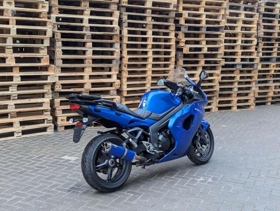 Blue Triumph Sprint 2015 in Kaunas, with an engine capacity of 1.05 L and mileage of 34 thousand km for 3100 €, photo 5 on AUTOMOTO.COM.LV
