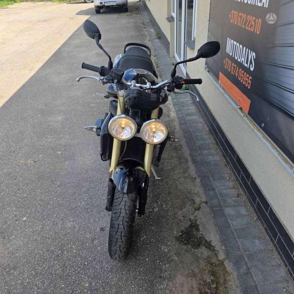 Black Triumph Street Triple 2008 in Panevezys, with an engine capacity of 0.68 L and mileage of 51 thousand km for 2050 €, photo 5 on AUTOMOTO.COM.LV