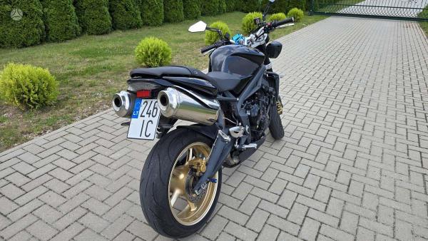 Melns Triumph Street Triple 2011 Viļņa, ar dzinēja tilpumu 0.68 L un nobraukumu 45 tūkst. km par 2500 €, foto 3 vietnē AUTOMOTO.COM.LV