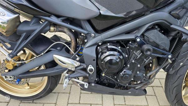 Melns Triumph Street Triple 2011 Viļņa, ar dzinēja tilpumu 0.68 L un nobraukumu 45 tūkst. km par 2500 €, foto 6 vietnē AUTOMOTO.COM.LV