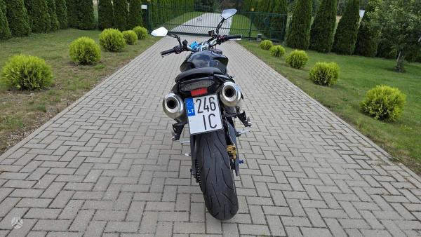 Melns Triumph Street Triple 2011 Viļņa, ar dzinēja tilpumu 0.68 L un nobraukumu 45 tūkst. km par 2500 €, foto 8 vietnē AUTOMOTO.COM.LV