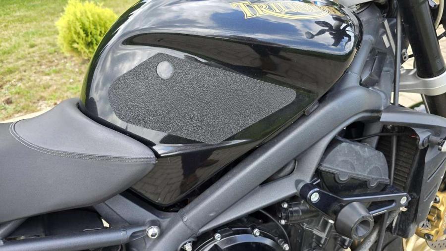 Черный Триумф Street Triple 2011 в Вильнюс, объемом двигателя 0.68 л и пробегом 45 тыс. км за 2500 €, фото 12 на AUTOMOTO.COM.LV