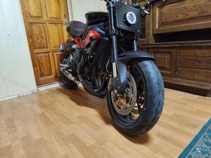 Черный Триумф Street Triple 2014 в Шяуляй, объемом двигателя 0.68 л и пробегом 10 тыс. км за 2100 €, фото 4 на AUTOMOTO.COM.LV