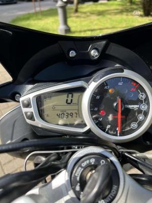 Black Triumph Street Triple 2015 in Siauliai, with an engine capacity of 0.68 L and mileage of 40 thousand km for 4150 €, photo 10 on AUTOMOTO.COM.LV