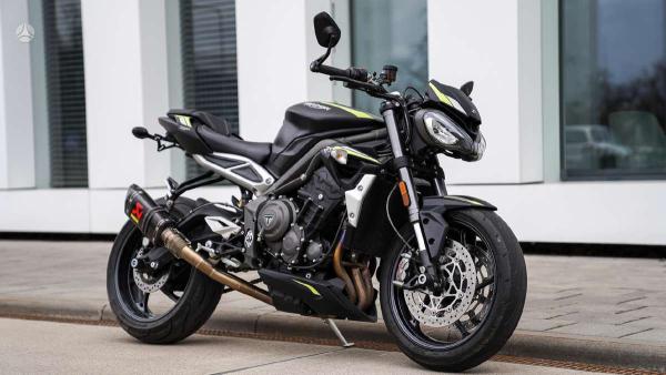 Black Triumph Street Triple 2020 in Vilnius, with an engine capacity of 0.77 L and mileage of 14 thousand km for 6350 €, photo 1 on AUTOMOTO.COM.LV
