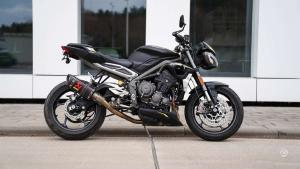 Melns Triumph Street Triple 2020 Viļņa, ar dzinēja tilpumu 0.77 L un nobraukumu 14 tūkst. km par 6350 €, foto 3 vietnē AUTOMOTO.COM.LV