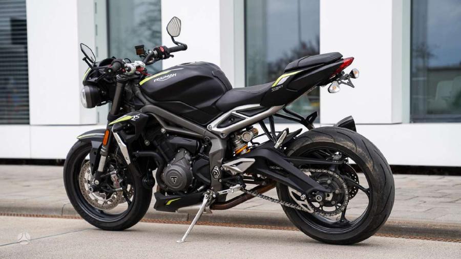 Melns Triumph Street Triple 2020 Viļņa, ar dzinēja tilpumu 0.77 L un nobraukumu 14 tūkst. km par 6350 €, foto 4 vietnē AUTOMOTO.COM.LV