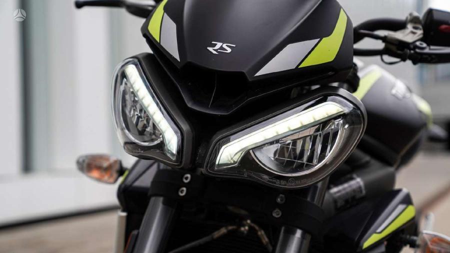Melns Triumph Street Triple 2020 Viļņa, ar dzinēja tilpumu 0.77 L un nobraukumu 14 tūkst. km par 6350 €, foto 8 vietnē AUTOMOTO.COM.LV