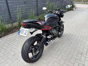 Melns Triumph Street Triple 2021 Švenčionys, ar dzinēja tilpumu 0.77 L un nobraukumu 18 tūkst. km par 6090 €, foto 5 vietnē AUTOMOTO.COM.LV