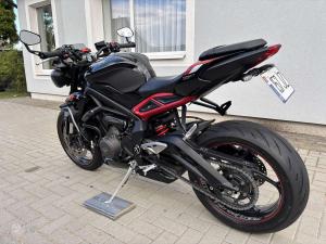 Melns Triumph Street Triple 2021 Švenčionys, ar dzinēja tilpumu 0.77 L un nobraukumu 18 tūkst. km par 6090 €, foto 8 vietnē AUTOMOTO.COM.LV