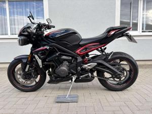Melns Triumph Street Triple 2021 Švenčionys, ar dzinēja tilpumu 0.77 L un nobraukumu 18 tūkst. km par 6090 €, foto 17 vietnē AUTOMOTO.COM.LV